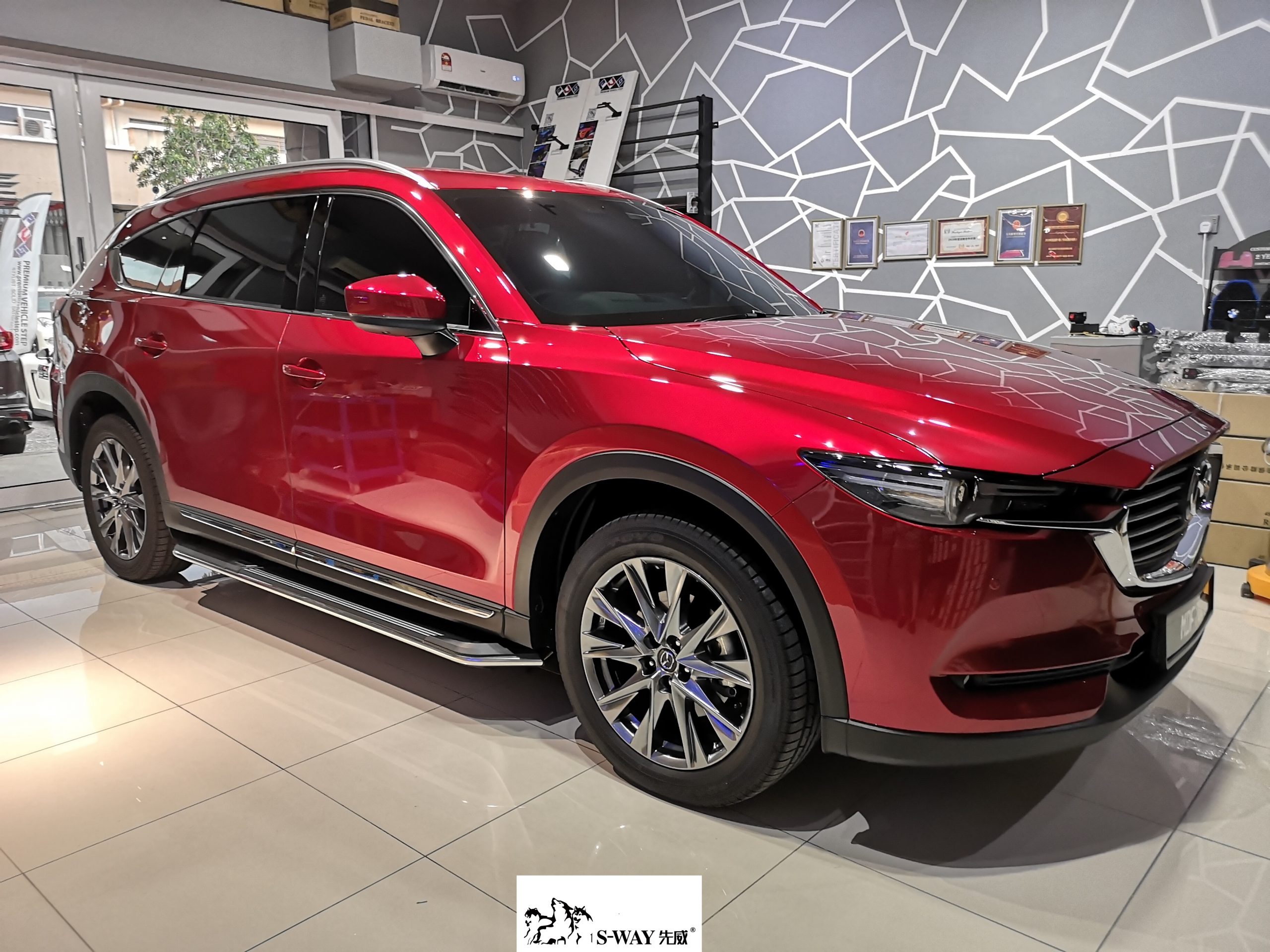 Mazda CX8 | PREMIUM VEHICLE STEP