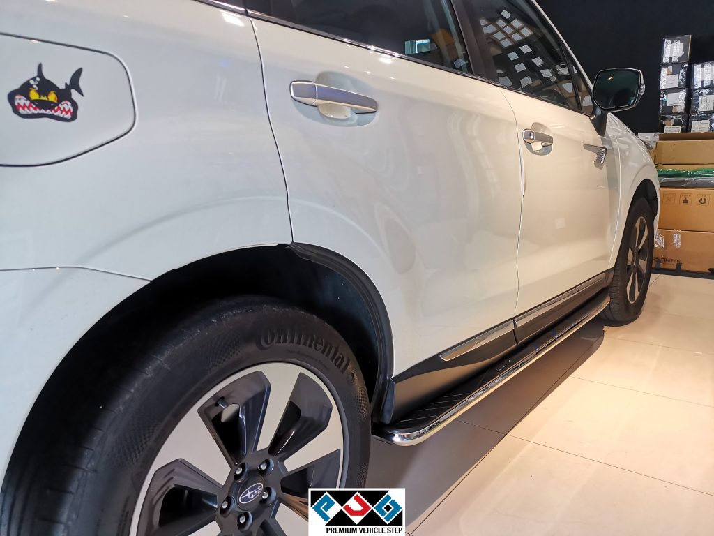 Subaru Forester | PREMIUM VEHICLE STEP
