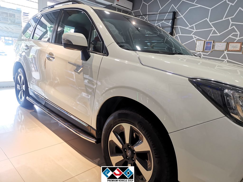 Subaru Forester | PREMIUM VEHICLE STEP